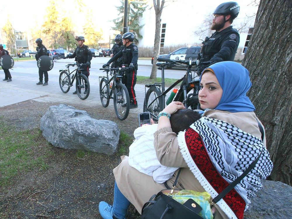 Professors condemn police's 'violent infringement' of protest rights ...