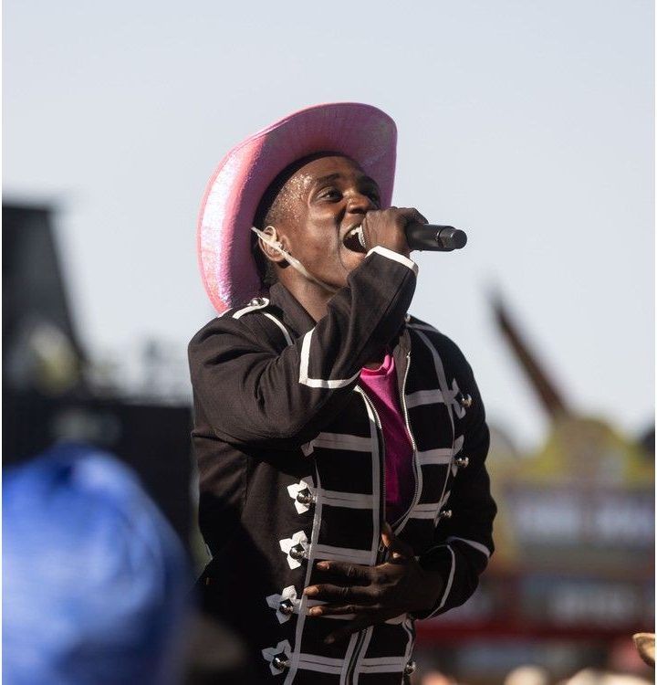 Circus artists clown around with Stampede Showband in magical show ...