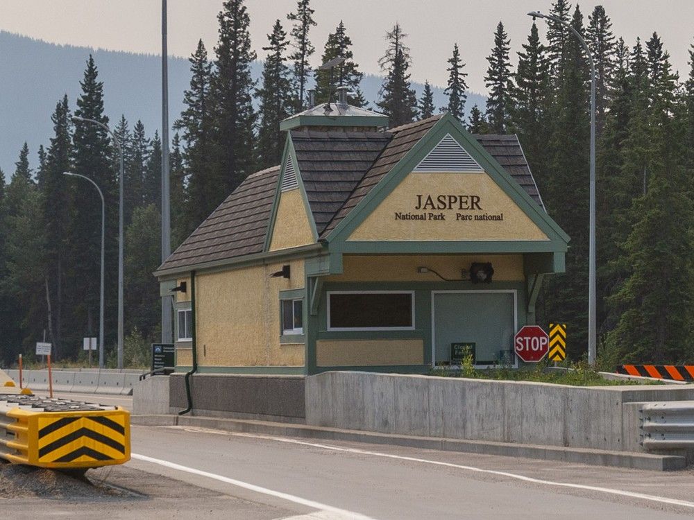 Wildfire live updates: Firefighters shore up Jasper defences | Calgary ...