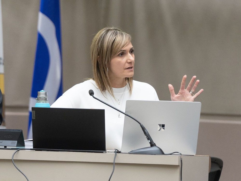 Bell: Calgary city hall, two councillors dish the dirt on what goes on ...