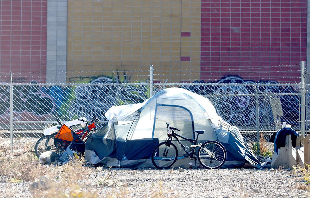 Calgarians say quality of life, economy worsening: survey | Calgary Herald