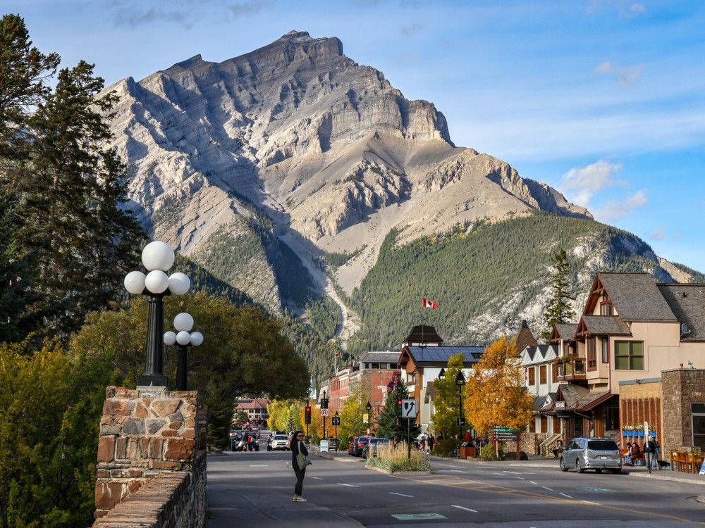 Banff National Park on track to notch near-record visitor numbers ...