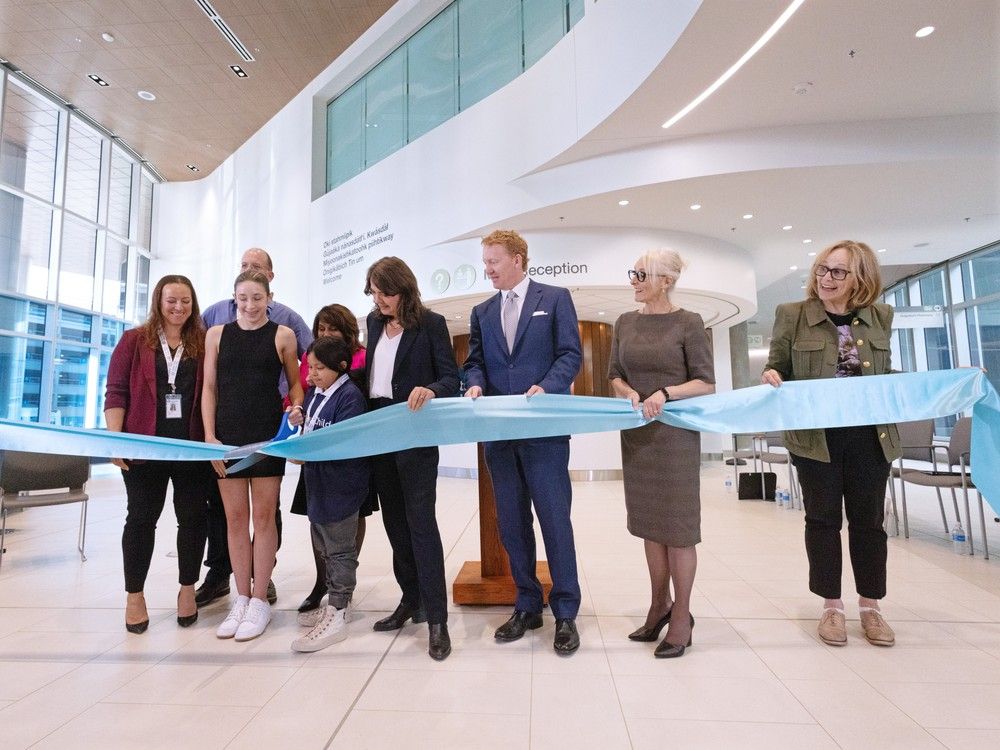 Amid oncology wait time concerns, Calgary's new cancer centre opens ...