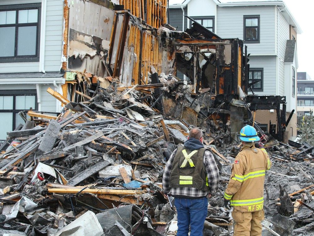 Gas line ruptured by worker just before townhouse explosion and fire ...