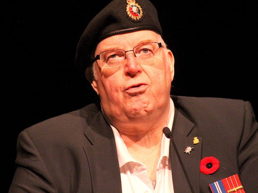 Calgarians flock to Remembrance Day ceremonies | Calgary Herald