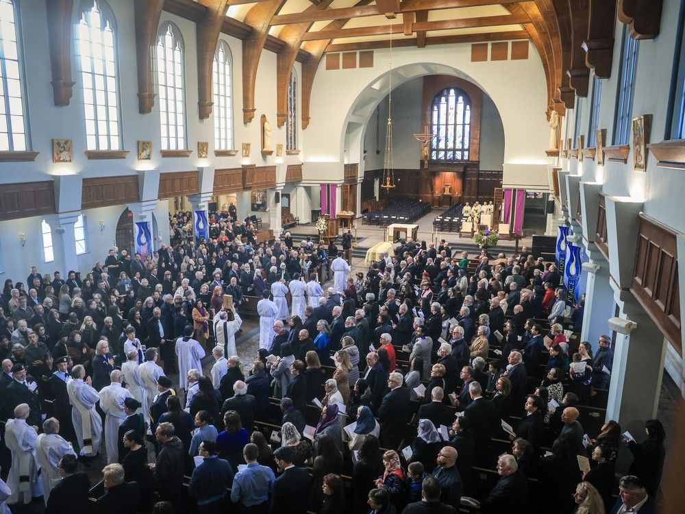 Mourners gather for funeral mass for Bishop Emeritus Frederick Henry ...