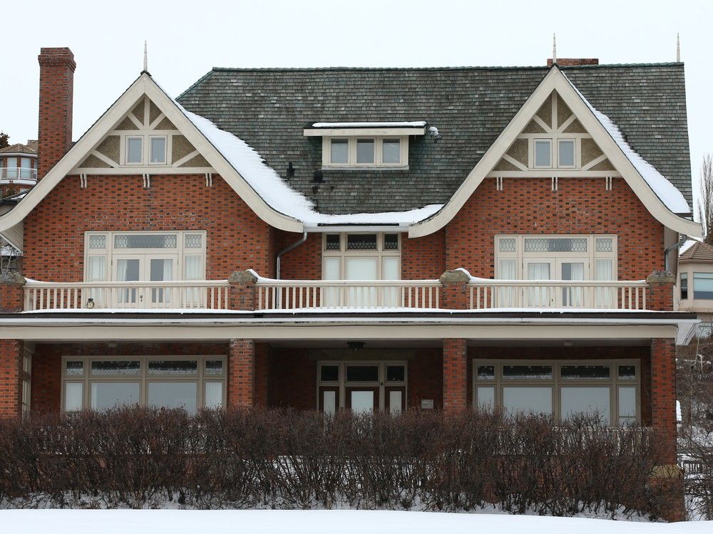 Hart House: Historical plaques stolen from wrestling legend's ex-home ...