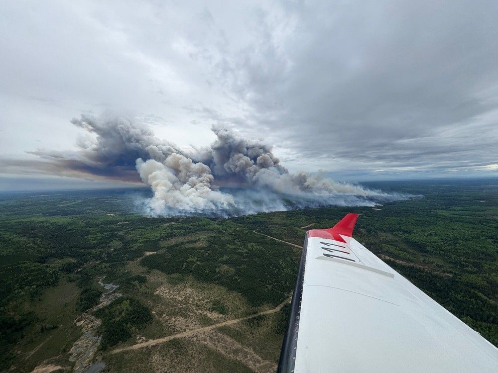 Wildfire updates: 26 Alberta blazes deemed out of control | Calgary Herald