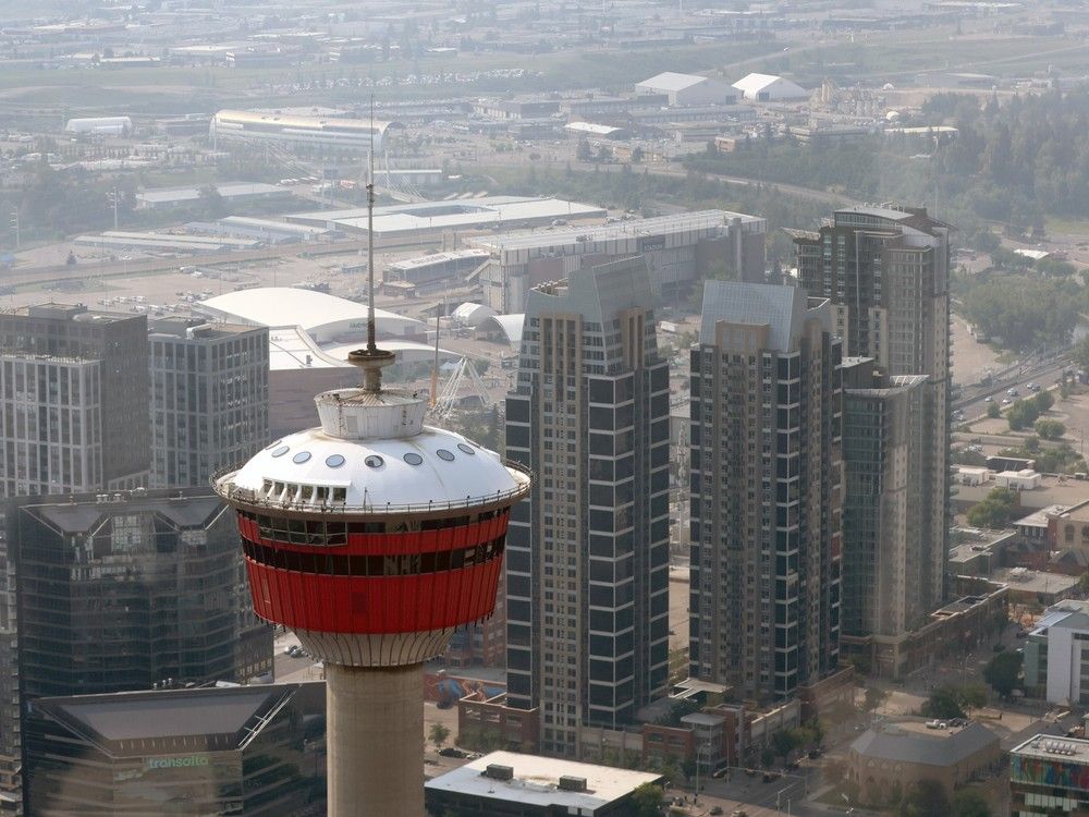 Wildfire updates: Air quality warning for Calgary | Calgary Herald