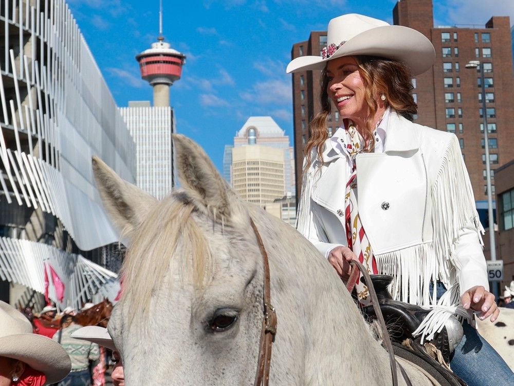 Canadian country music icon Shania Twain leads Calgary Stampede Parade ...