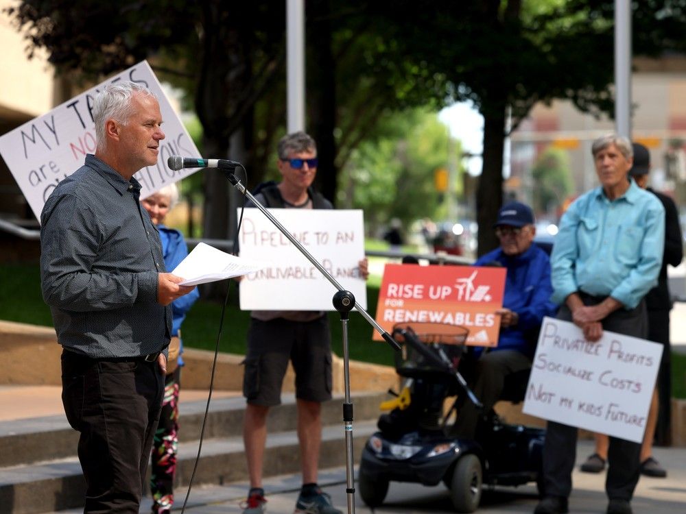 Calgary climate protestors call carbon capture 'pipe dream' | Calgary ...