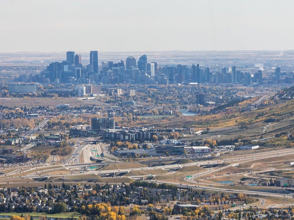 Living wage for Calgarians climbs to $26.50 per hour | Calgary Herald