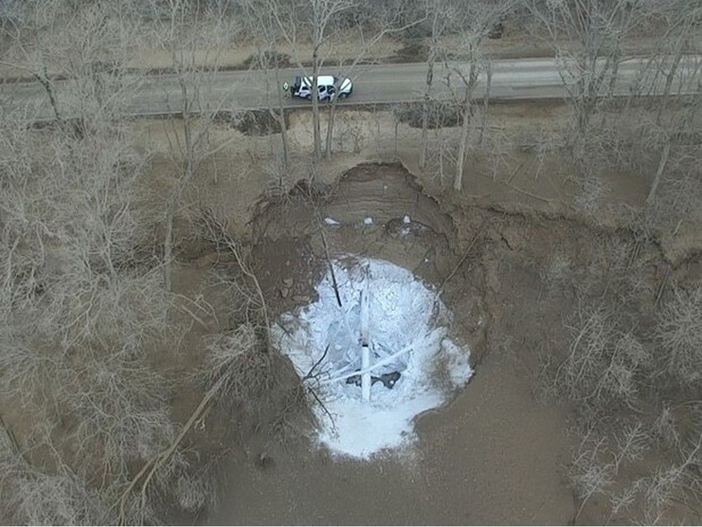 What happens when a carbon pipe bursts? | Calgary Herald