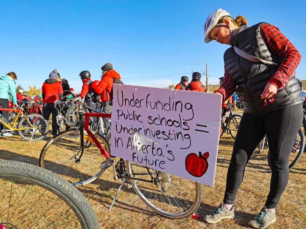 Alberta teachers hopeful as contract talks to resume amidst strike ...