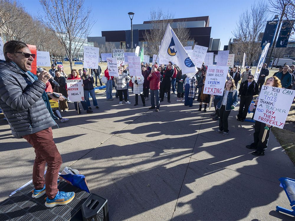 Faculty, students rally at MRU to defend teachers' rights | Calgary Herald