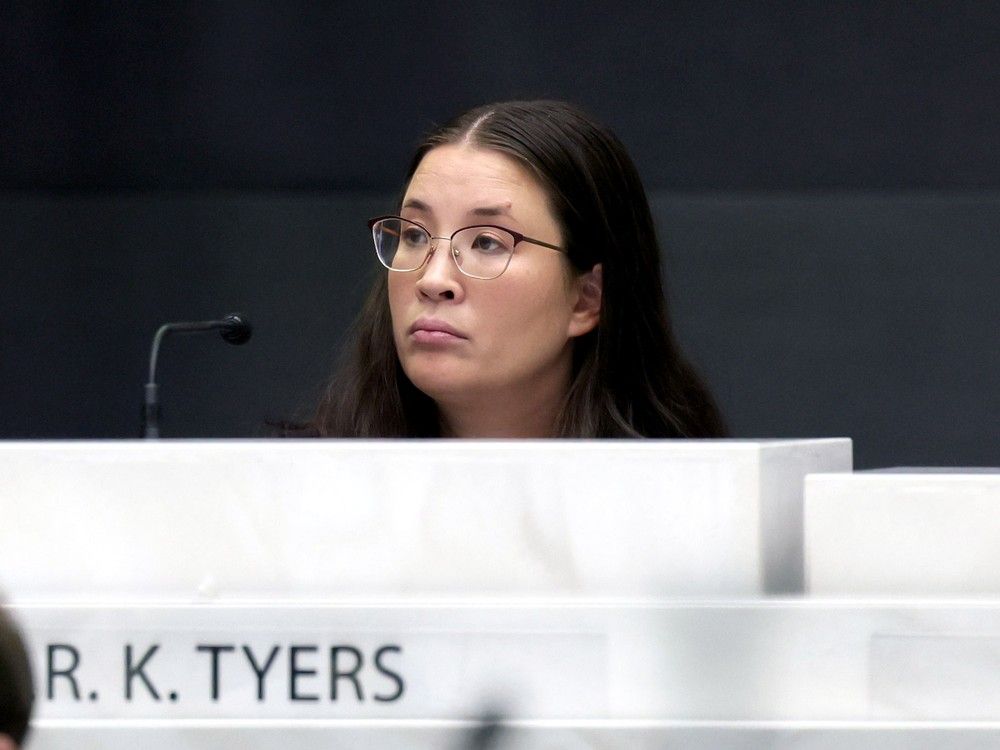 Calgary Transit phasing out express bus routes by 2027 | Calgary Herald