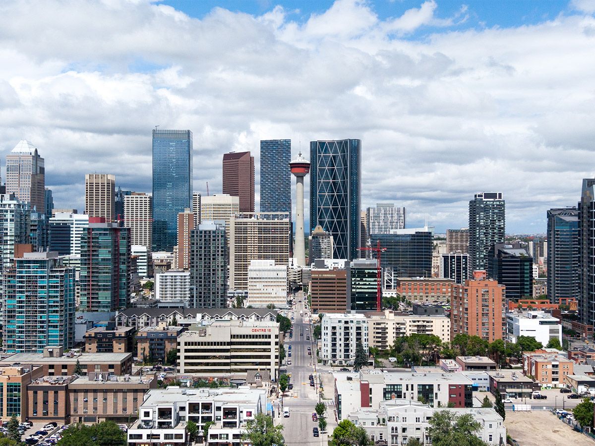 Alberta's population rises even as number of people in Canada declines ...