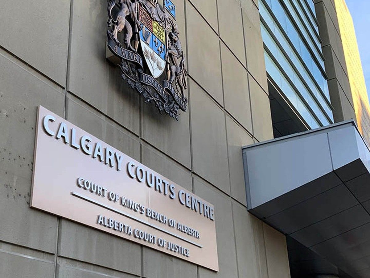Woman pleads guilty to manslaughter for fatally stabbing mom's partner ...