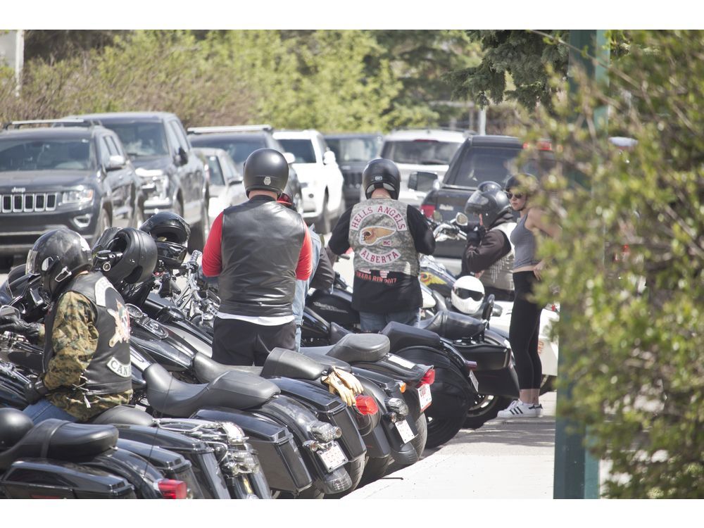Motorcycle gang with ties to Hells Angels raided by Mounties | Calgary Sun