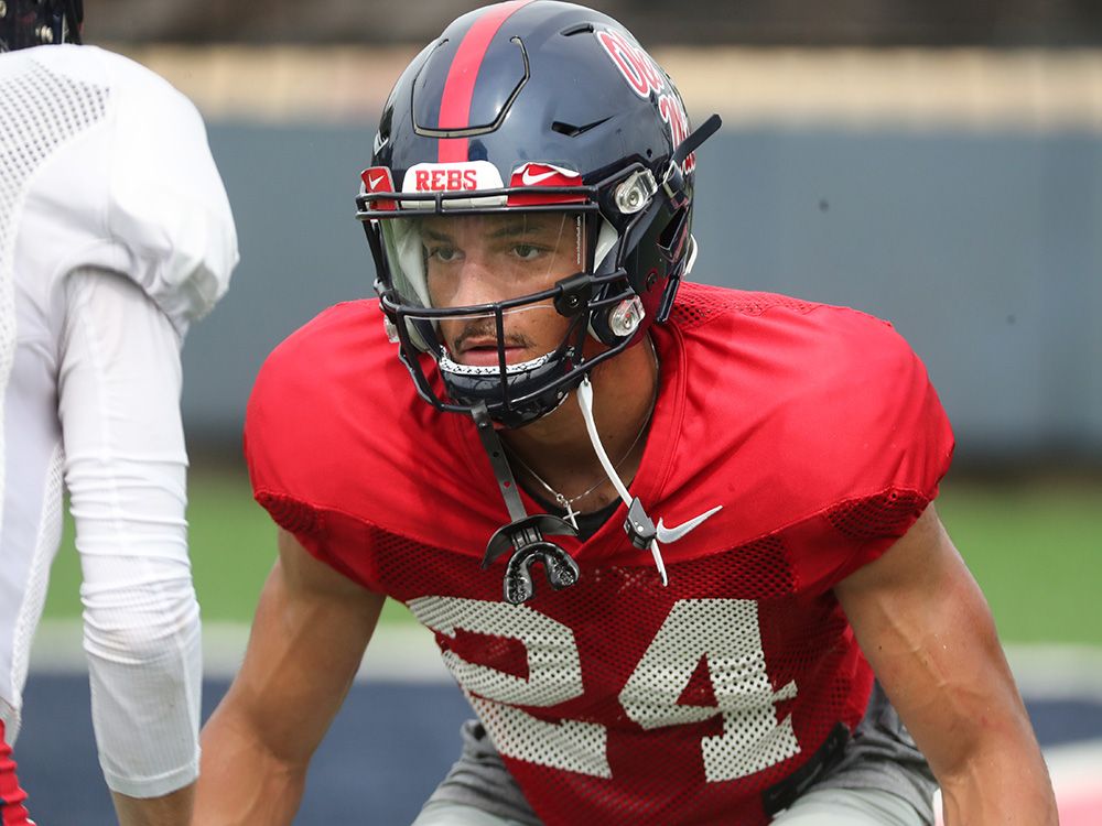 Calgary's Deane Leonard helps NFL's L.A. Chargers win Monday nighter ...