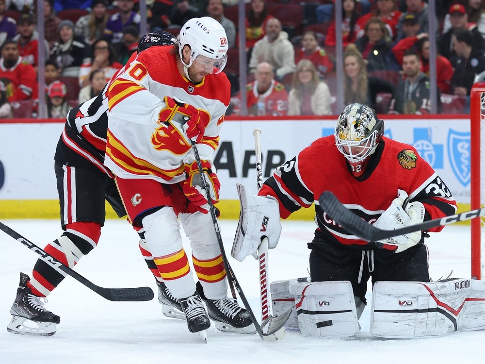 Flames fire 47 shots on net but fall to Blackhawks in OT | Calgary Sun