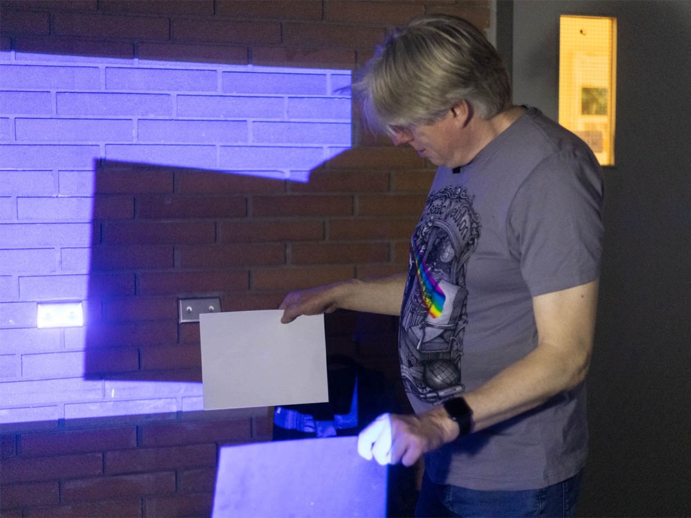 How to make a simple pinhole camera to view the April 8 sola