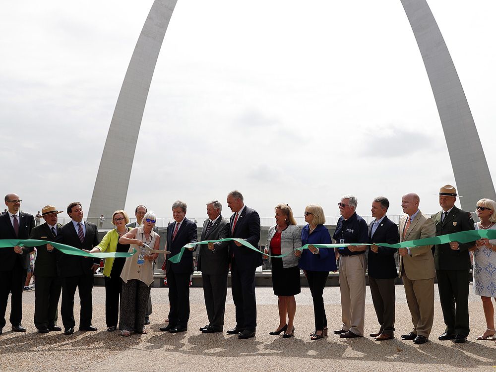 Do-over set after all-white photo at St. Louis Gateway Arch dedication ...