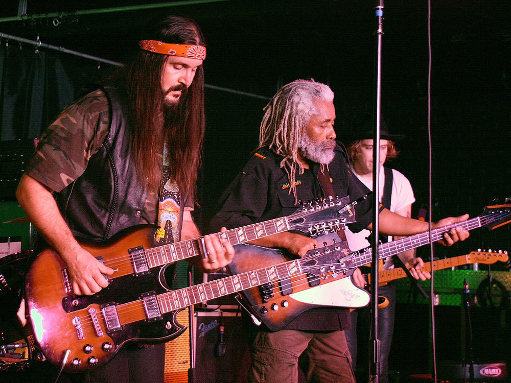 Big Sugar bassist Garry Lowe dead at 64 after battle with cancer ...