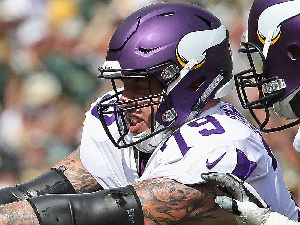 New York Jets sign Compton, re-sign Hewitt | Canoe.Com