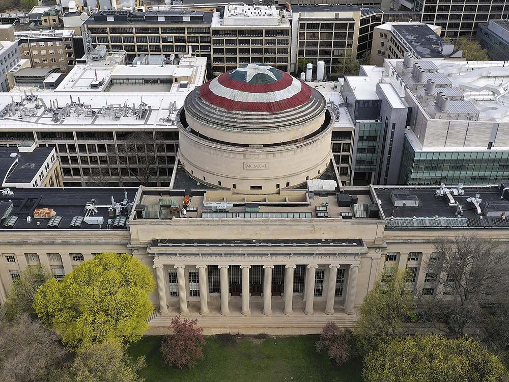 Students deck out MIT dome with Captain America shield | Canoe