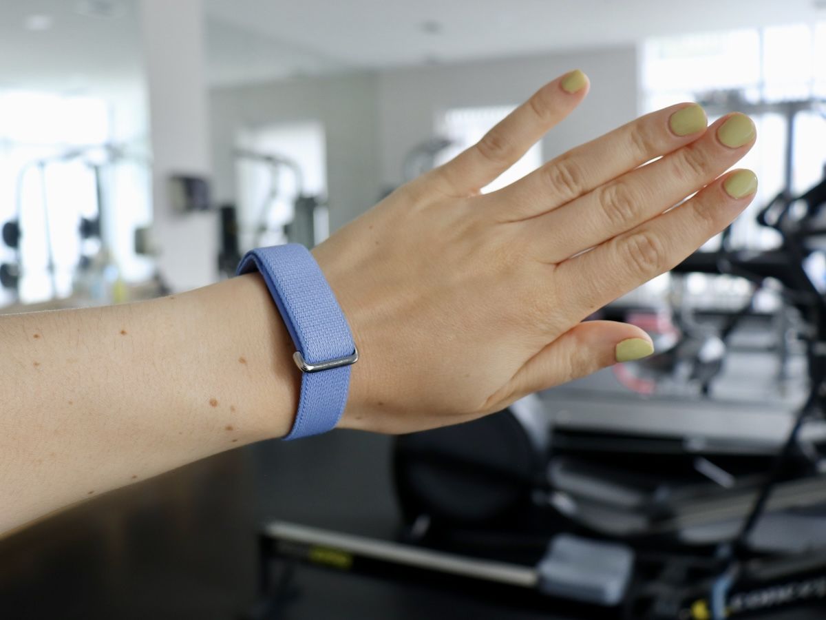 Fitbit Air Review: Is this screenless wearable worth it? | Canoe