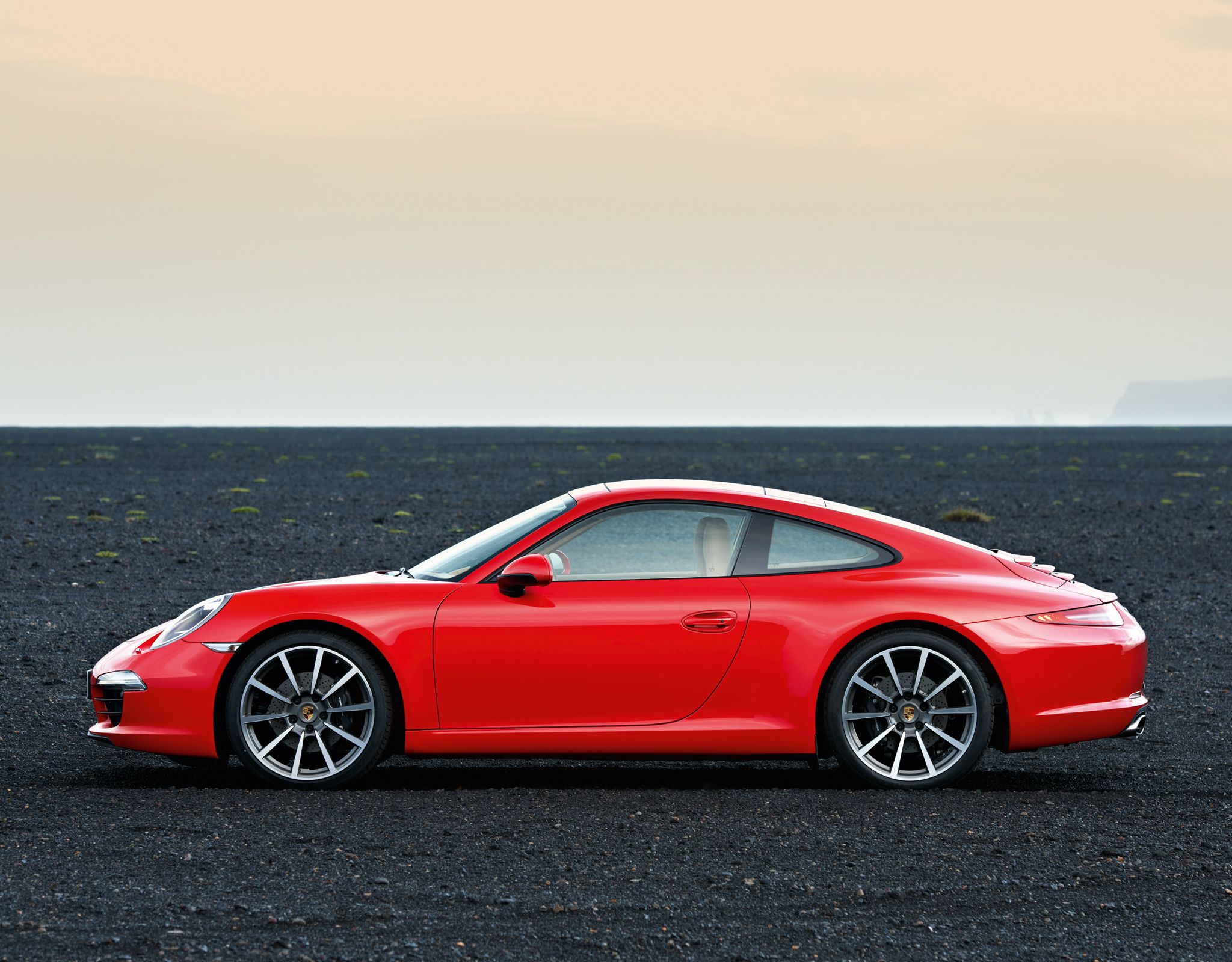 First official video of next-generation Porsche 911 | Driving