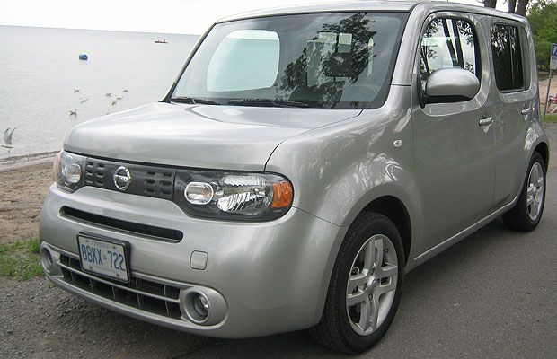 Gallery: 2009 Nissan Cube | Driving