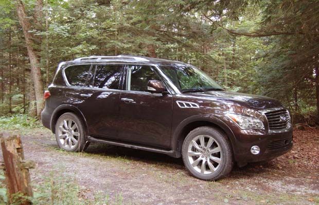 Gallery: 2011 Infiniti QX56 | Driving