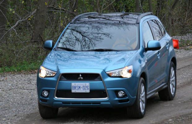 Gallery: 2011 Mitsubishi RVR | Driving