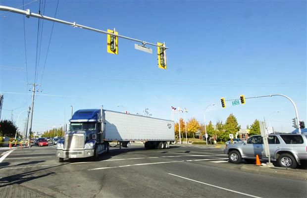 Brush up on intersection etiquette | Driving