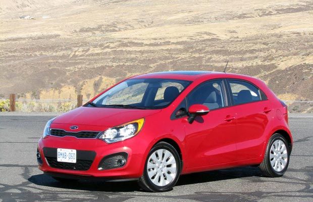 Gallery: 2012 Kia Rio5 | Driving