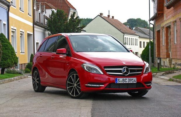 Gallery: 2013 Mercedes-Benz B-Class | Driving