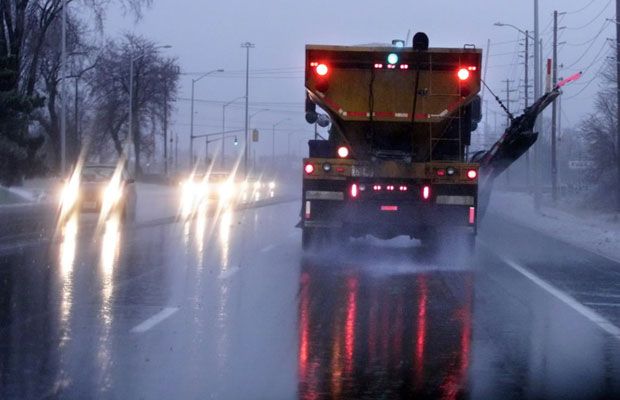Safety regulator urges drivers to wash their cars to rid of salt | Driving