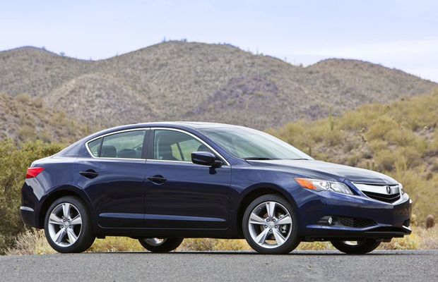 Gallery: 2013 Acura ILX | Driving