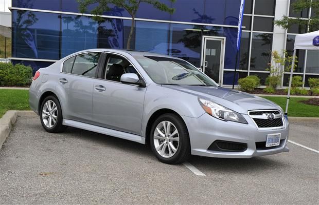 Sedan: 2013 Subaru Legacy | Driving