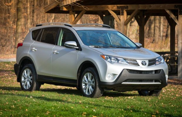 Gallery: 2013 Toyota RAV4 | Driving