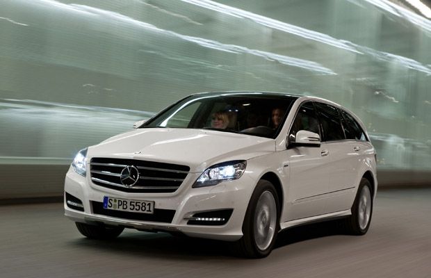 Preview: 2011 Mercedes R-Class | Driving
