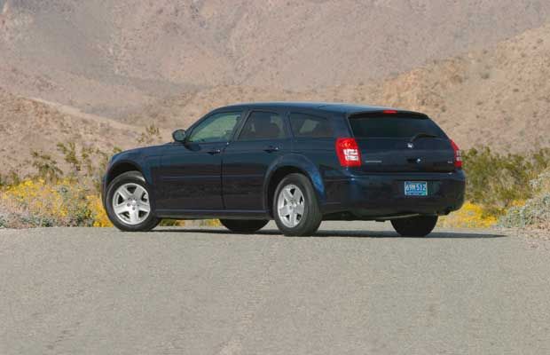 Road test: 2006 Dodge Magnum SXT AWD | Driving
