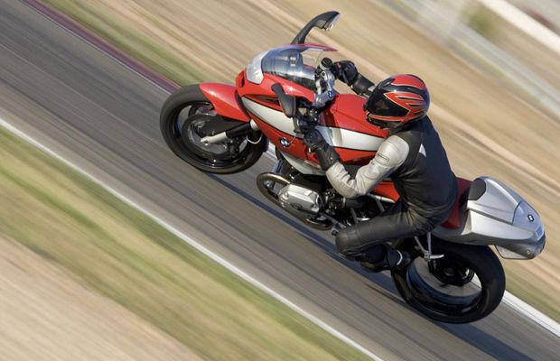 Road test: 2006 BMW R1200S | Driving