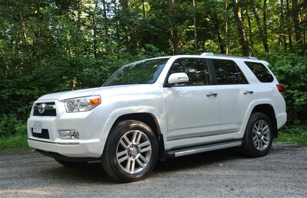 Comparo: 2013 Ford Explorer Sport vs. 2013 Toyota 4Runner | Driving