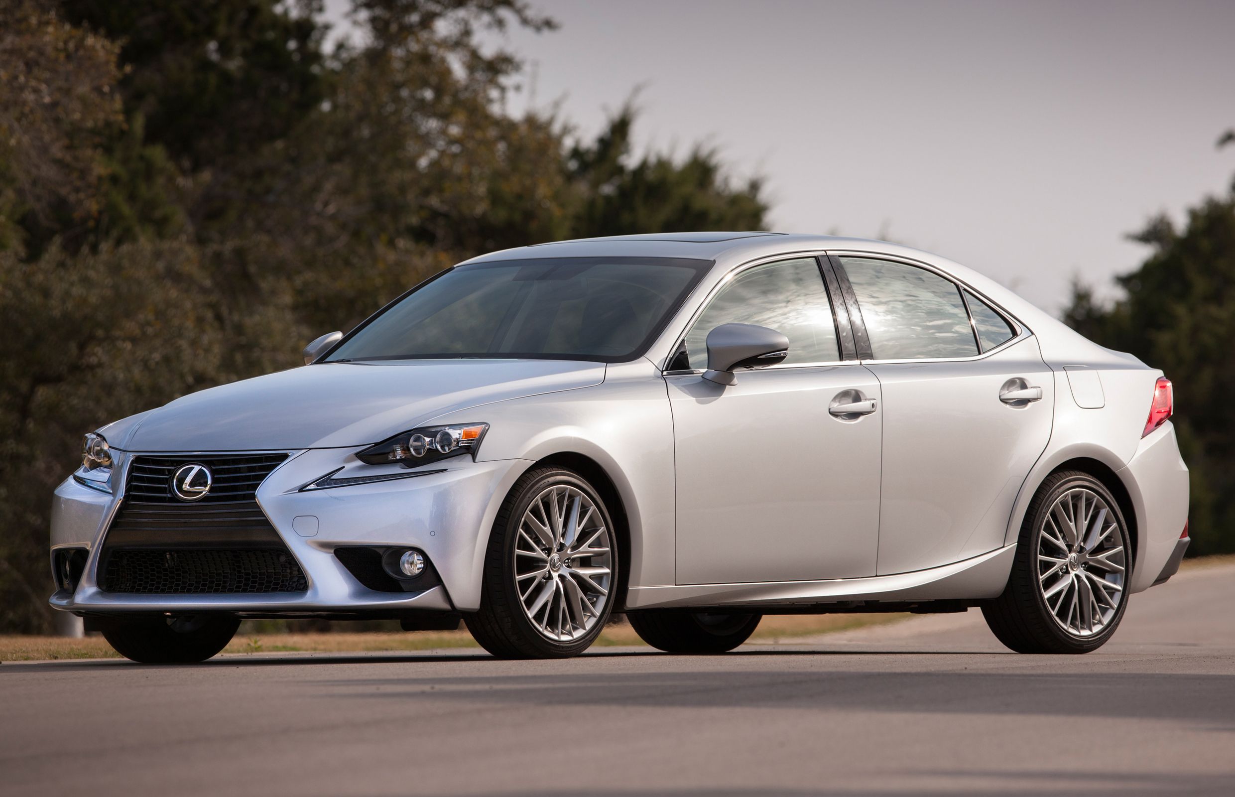 Lexus IS250, Infiniti Q50 fail to get 'recommended' by Consumer Reports ...
