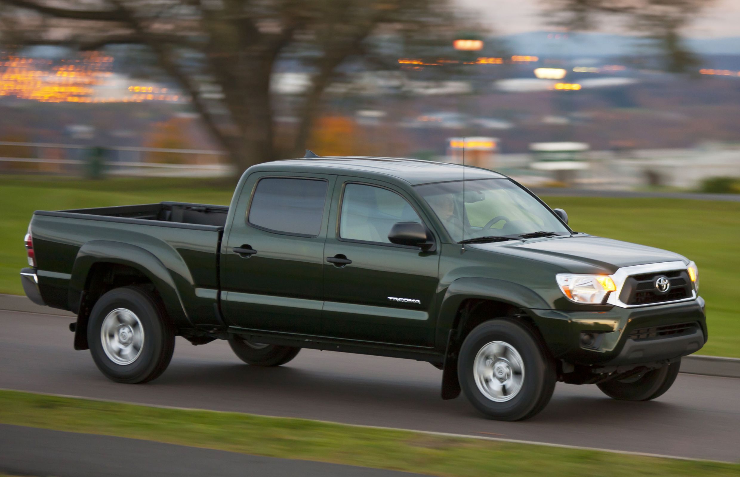Pickup: 2014 Toyota Tacoma | Driving