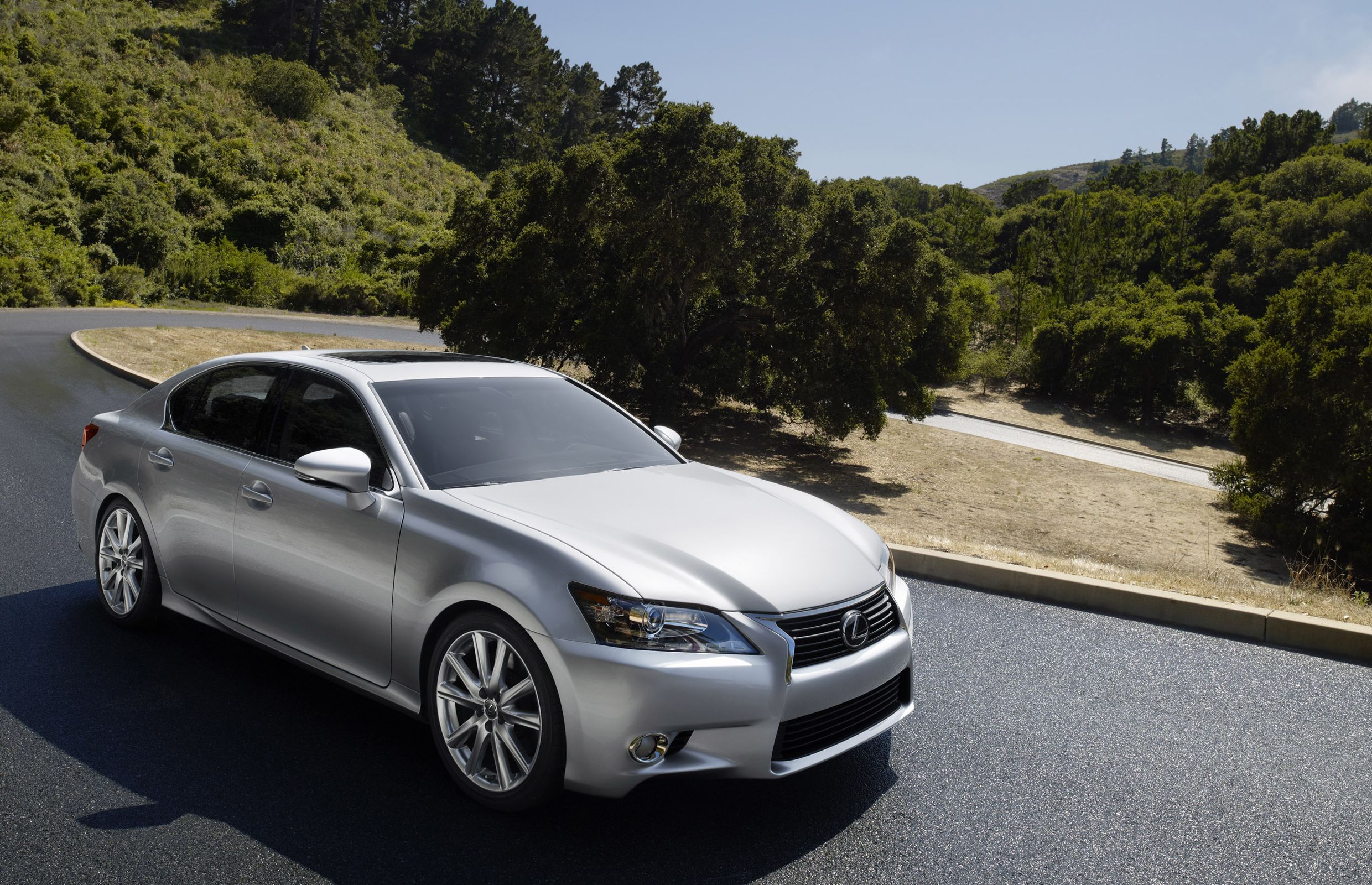 Sedan: 2014 Lexus GS | Driving