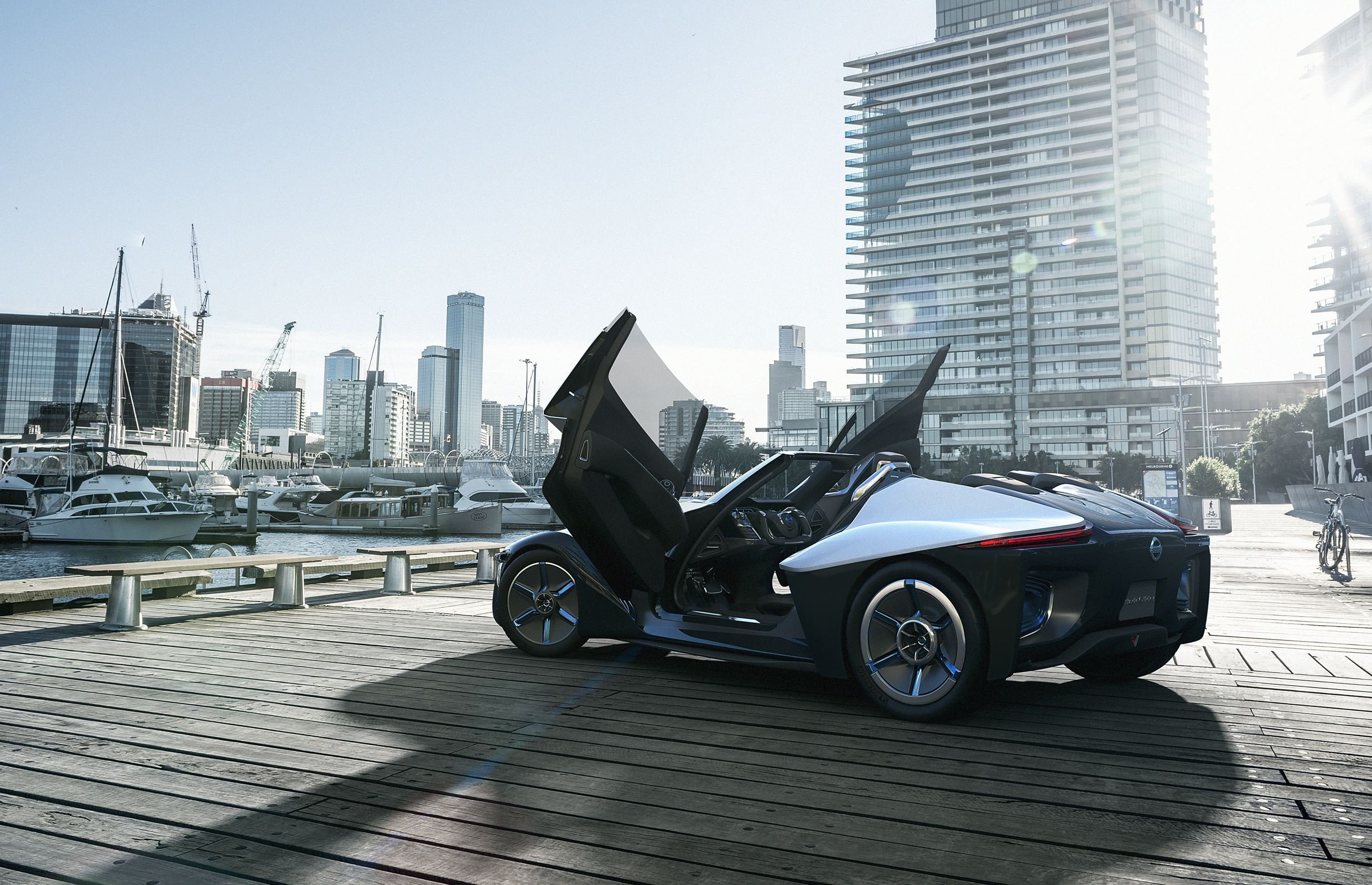 Up close and personal with the Nissan BladeGlider | Driving